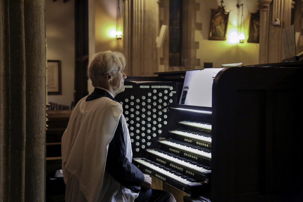 Requiem Eucharist in Hollywood remembers Queen Elizabeth II | Episcopal ...